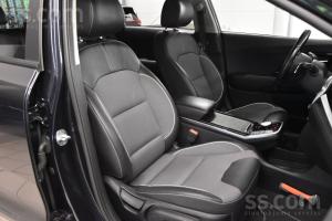 Blue Kia Niro 2021 in Riga, with an engine capacity of 1.60 L and mileage of 76 thousand km for 25490 €, photo 16 on AUTOMOTO.COM.LV