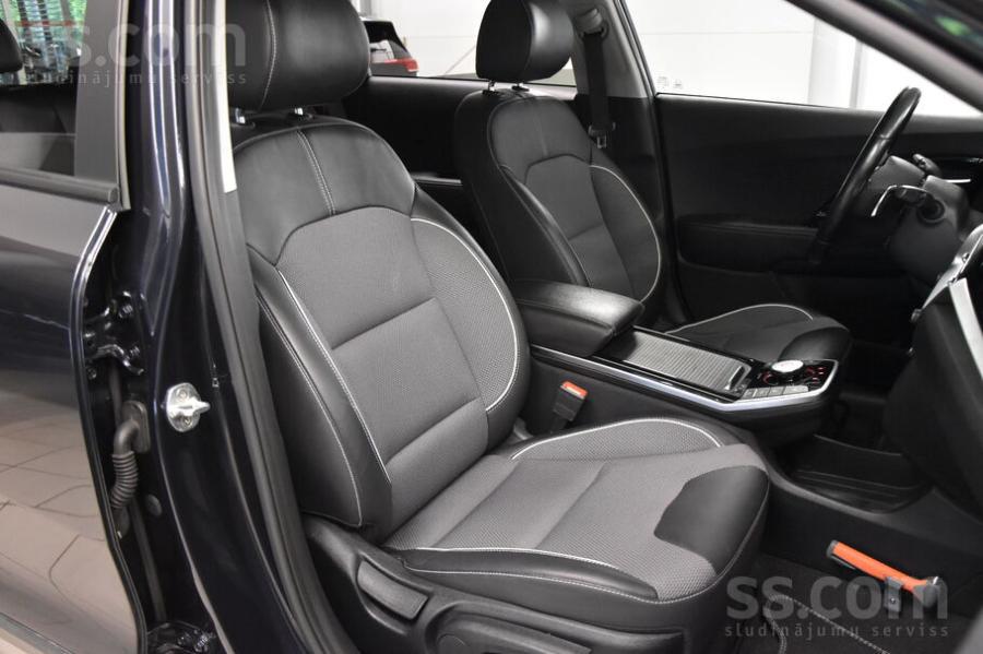 Blue Kia Niro 2021 in Riga, with an engine capacity of 1.60 L and mileage of 76 thousand km for 25490 €, photo 16 on AUTOMOTO.COM.LV