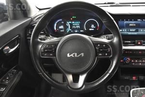 Blue Kia Niro 2021 in Riga, with an engine capacity of 1.60 L and mileage of 76 thousand km for 25490 €, photo 25 on AUTOMOTO.COM.LV