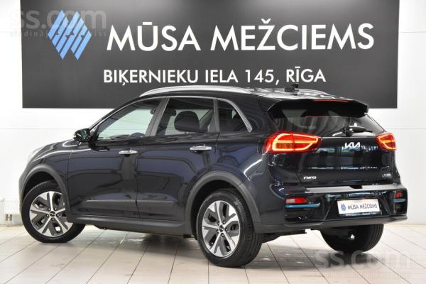 Blue Kia Niro 2021 in Riga, with an engine capacity of 1.60 L and mileage of 76 thousand km for 25490 €, photo 9 on AUTOMOTO.COM.LV