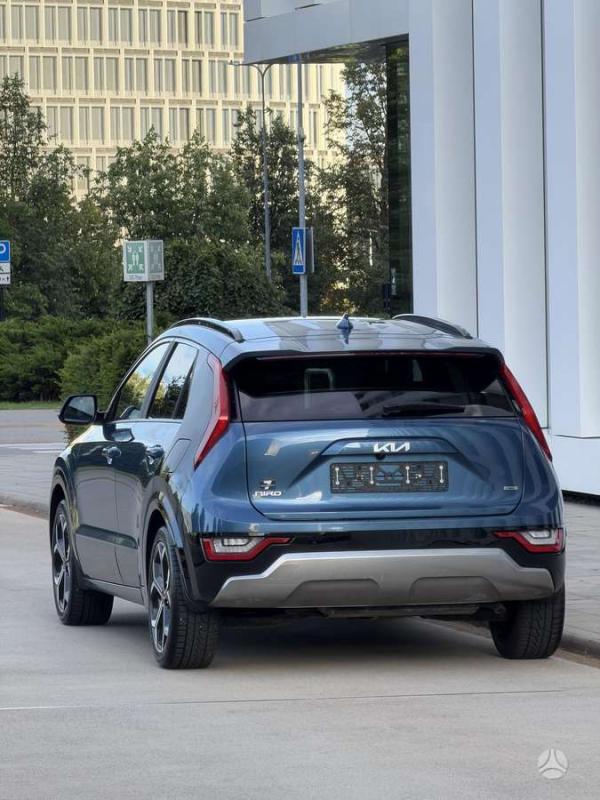 Blue Kia Niro 2024 in Vilnius, with an engine capacity of 1.60 L and mileage of 23 thousand km for 24990 €, photo 6 on AUTOMOTO.COM.LV