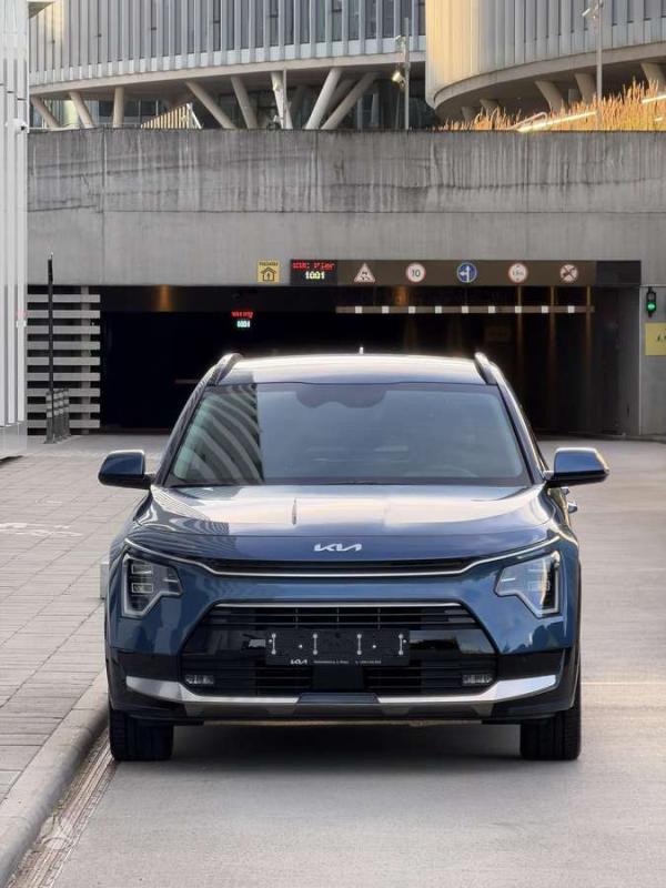 Blue Kia Niro 2024 in Vilnius, with an engine capacity of 1.60 L and mileage of 23 thousand km for 24990 €, photo 9 on AUTOMOTO.COM.LV