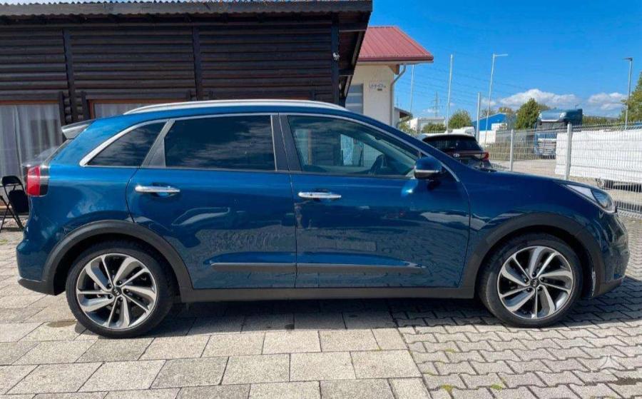Zils Kia Niro 2017 Vilkaviškis, ar dzinēja tilpumu 1.60 L un nobraukumu 82 tūkst. km par 11300 €, foto 3 vietnē AUTOMOTO.COM.LV