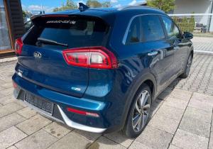 Zils Kia Niro 2017 Vilkaviškis, ar dzinēja tilpumu 1.60 L un nobraukumu 82 tūkst. km par 11300 €, foto 4 vietnē AUTOMOTO.COM.LV