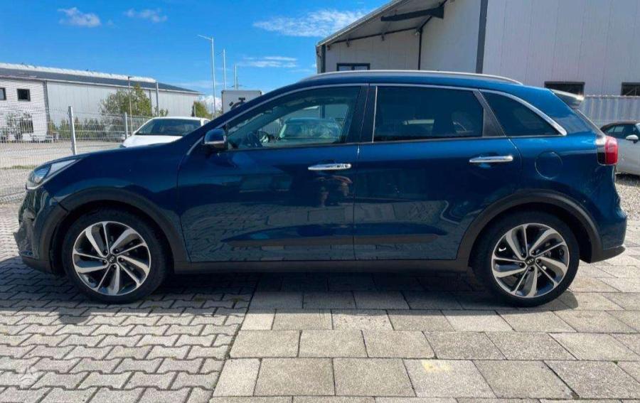 Zils Kia Niro 2017 Vilkaviškis, ar dzinēja tilpumu 1.60 L un nobraukumu 82 tūkst. km par 11300 €, foto 7 vietnē AUTOMOTO.COM.LV