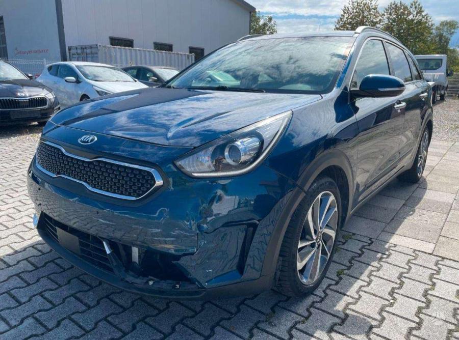 Zils Kia Niro 2017 Vilkaviškis, ar dzinēja tilpumu 1.60 L un nobraukumu 82 tūkst. km par 11300 €, foto 8 vietnē AUTOMOTO.COM.LV