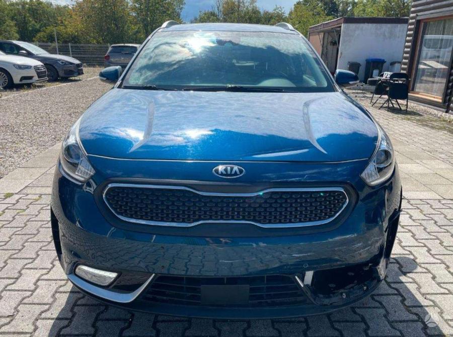 Zils Kia Niro 2017 Vilkaviškis, ar dzinēja tilpumu 1.60 L un nobraukumu 82 tūkst. km par 11300 €, foto 9 vietnē AUTOMOTO.COM.LV