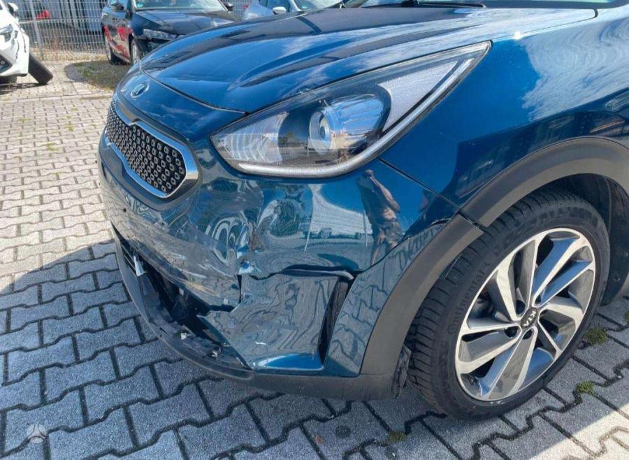 Zils Kia Niro 2017 Vilkaviškis, ar dzinēja tilpumu 1.60 L un nobraukumu 82 tūkst. km par 11300 €, foto 11 vietnē AUTOMOTO.COM.LV