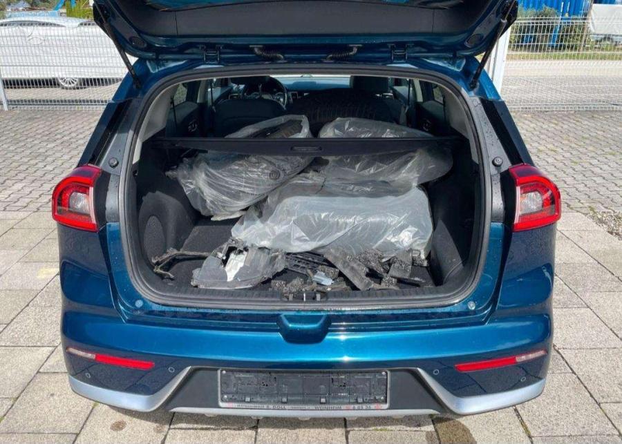 Zils Kia Niro 2017 Vilkaviškis, ar dzinēja tilpumu 1.60 L un nobraukumu 82 tūkst. km par 11300 €, foto 12 vietnē AUTOMOTO.COM.LV