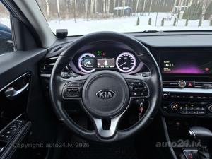 Zils Kia Niro 2021 Tartu, ar dzinēja tilpumu 1.60 L un nobraukumu 80 tūkst. km par 17995 €, foto 14 vietnē AUTOMOTO.COM.LV
