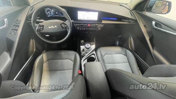 Zils Kia Niro 2025 Narva, ar dzinēja tilpumu 1.60 L un nobraukumu 8 tūkst. km par 30000 €, foto 5 vietnē AUTOMOTO.COM.LV