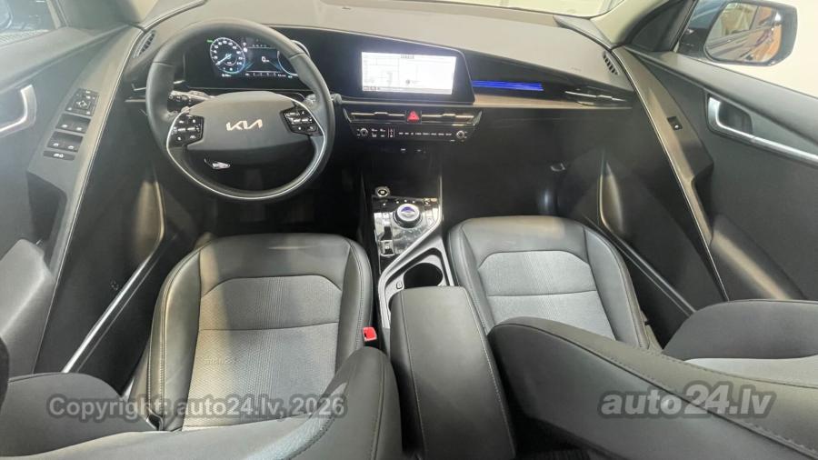 Zils Kia Niro 2025 Narva, ar dzinēja tilpumu 1.60 L un nobraukumu 8 tūkst. km par 30000 €, foto 6 vietnē AUTOMOTO.COM.LV
