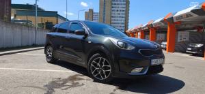 Brown Kia Niro 2017 in Vilnius, with an engine capacity of 1.60 L and mileage of 203 thousand km for 10000 €, photo 5 on AUTOMOTO.COM.LV