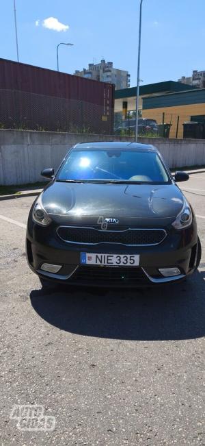 Brown Kia Niro 2017 in Vilnius, with an engine capacity of 1.60 L and mileage of 203 thousand km for 10000 €, photo 6 on AUTOMOTO.COM.LV