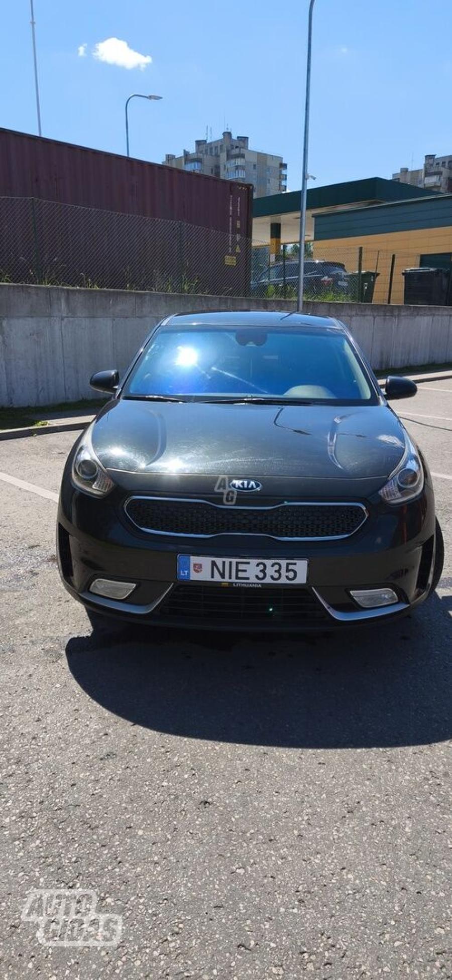 Brown Kia Niro 2017 in Vilnius, with an engine capacity of 1.60 L and mileage of 203 thousand km for 10000 €, photo 6 on AUTOMOTO.COM.LV