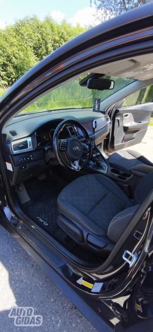 Brown Kia Niro 2017 in Vilnius, with an engine capacity of 1.60 L and mileage of 203 thousand km for 10000 €, photo 7 on AUTOMOTO.COM.LV