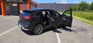 Brown Kia Niro 2017 in Vilnius, with an engine capacity of 1.60 L and mileage of 203 thousand km for 10000 €, photo 11 on AUTOMOTO.COM.LV