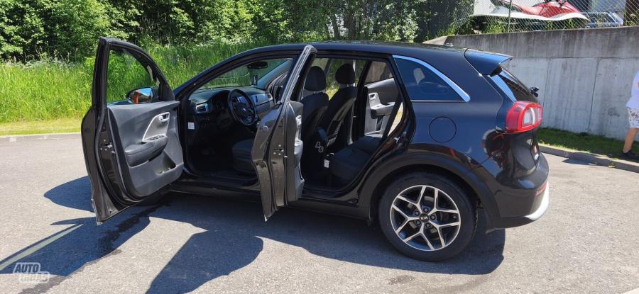 Brown Kia Niro 2017 in Vilnius, with an engine capacity of 1.60 L and mileage of 203 thousand km for 10000 €, photo 12 on AUTOMOTO.COM.LV