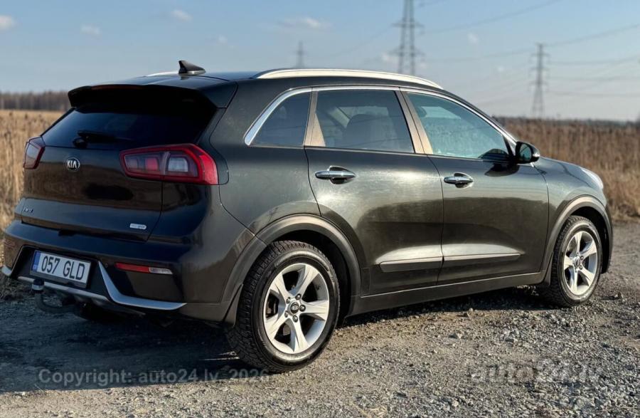Brūns Kia Niro 2017 Tallina, ar dzinēja tilpumu 1.60 L un nobraukumu 232 tūkst. km par 10101 €, foto 5 vietnē AUTOMOTO.COM.LV