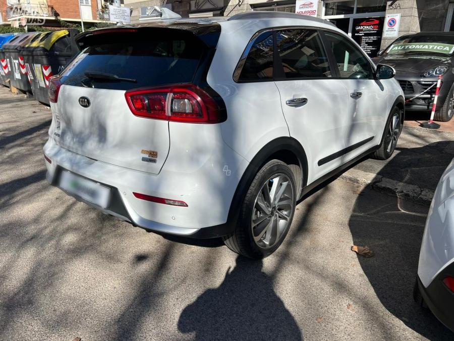Kia Niro 2018 in Kaunas, with an engine capacity of 1.60 L and mileage of 288 thousand km for 7500 €, photo 5 on AUTOMOTO.COM.LV