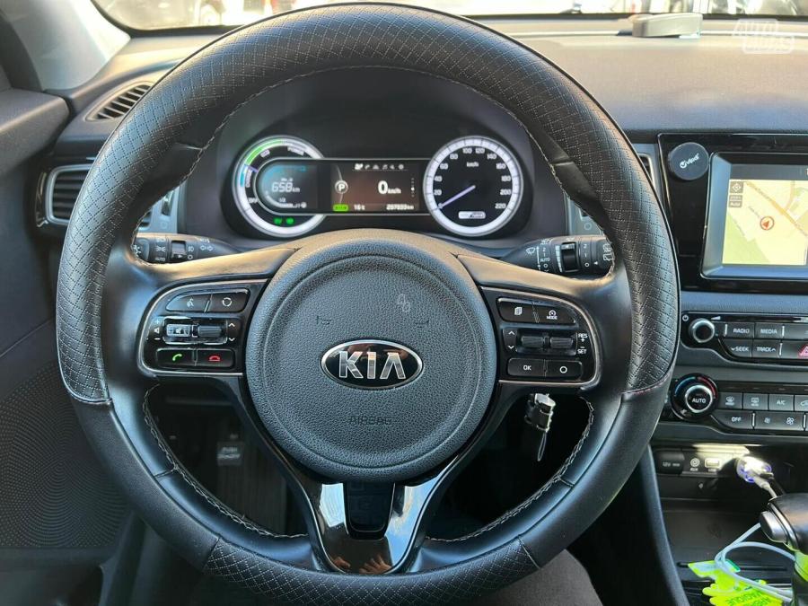 Kia Niro 2018 in Kaunas, with an engine capacity of 1.60 L and mileage of 288 thousand km for 7500 €, photo 13 on AUTOMOTO.COM.LV