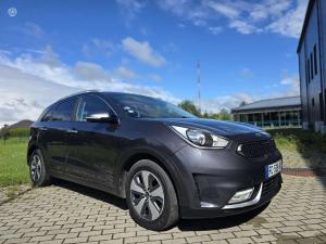 Kia Niro 2018 in Taurage, with an engine capacity of 1.59 L and mileage of 207 thousand km for 9900 €, photo 4 on AUTOMOTO.COM.LV