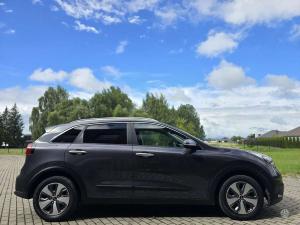 Kia Niro 2018 in Taurage, with an engine capacity of 1.59 L and mileage of 207 thousand km for 9900 €, photo 6 on AUTOMOTO.COM.LV