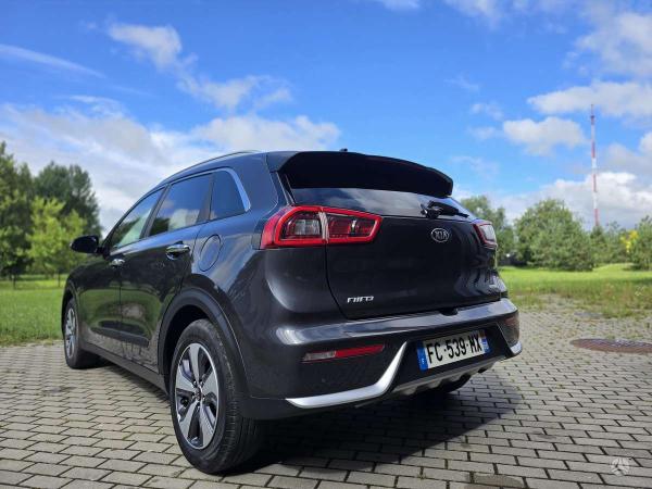Kia Niro 2018 Tauragė, ar dzinēja tilpumu 1.59 L un nobraukumu 207 tūkst. km par 9900 €, foto 8 vietnē AUTOMOTO.COM.LV