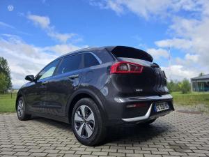 Kia Niro 2018 in Taurage, with an engine capacity of 1.59 L and mileage of 207 thousand km for 9900 €, photo 10 on AUTOMOTO.COM.LV