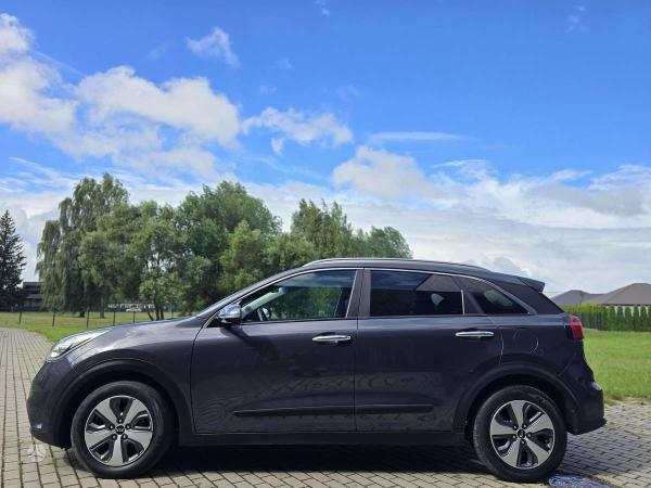 Kia Niro 2018 Tauragė, ar dzinēja tilpumu 1.59 L un nobraukumu 207 tūkst. km par 9900 €, foto 10 vietnē AUTOMOTO.COM.LV