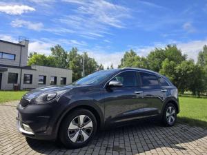 Kia Niro 2018 in Taurage, with an engine capacity of 1.59 L and mileage of 207 thousand km for 9900 €, photo 13 on AUTOMOTO.COM.LV