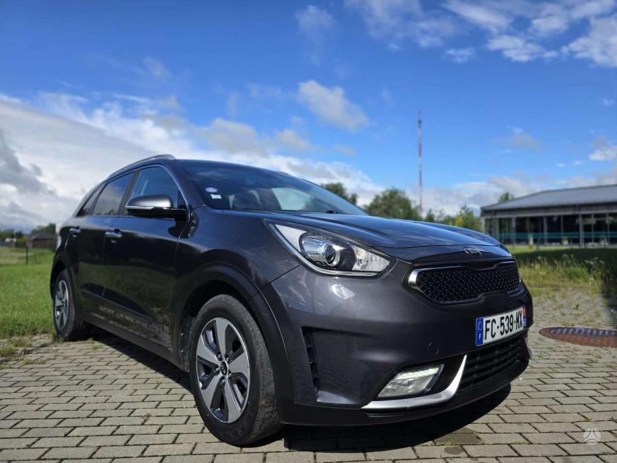 Kia Niro 2018 in Taurage, with an engine capacity of 1.59 L and mileage of 207 thousand km for 9900 €, photo 14 on AUTOMOTO.COM.LV