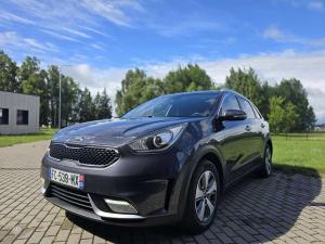 Kia Niro 2018 in Taurage, with an engine capacity of 1.59 L and mileage of 207 thousand km for 9900 €, photo 15 on AUTOMOTO.COM.LV
