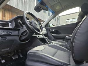 Kia Niro 2018 in Taurage, with an engine capacity of 1.59 L and mileage of 207 thousand km for 9900 €, photo 16 on AUTOMOTO.COM.LV