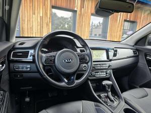 Kia Niro 2018 in Taurage, with an engine capacity of 1.59 L and mileage of 207 thousand km for 9900 €, photo 17 on AUTOMOTO.COM.LV