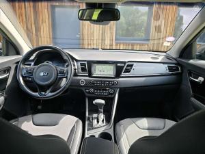 Kia Niro 2018 in Taurage, with an engine capacity of 1.59 L and mileage of 207 thousand km for 9900 €, photo 18 on AUTOMOTO.COM.LV