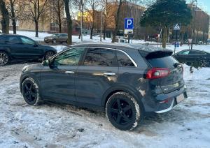 Kia Niro 2019 in Vilnius, with an engine capacity of 1.60 L and mileage of 265 thousand km for 7300 €, photo 5 on AUTOMOTO.COM.LV