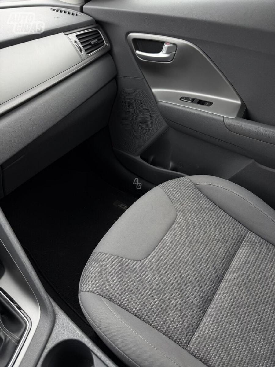 Kia Niro 2019 in Vilnius, with an engine capacity of 0.00 L and mileage of 147 thousand km for 13200 €, photo 20 on AUTOMOTO.COM.LV