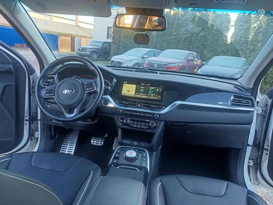 Kia Niro 2020 in Marijampole, with an engine capacity of 0.00 L and mileage of 80 thousand km for 16999 €, photo 4 on AUTOMOTO.COM.LV