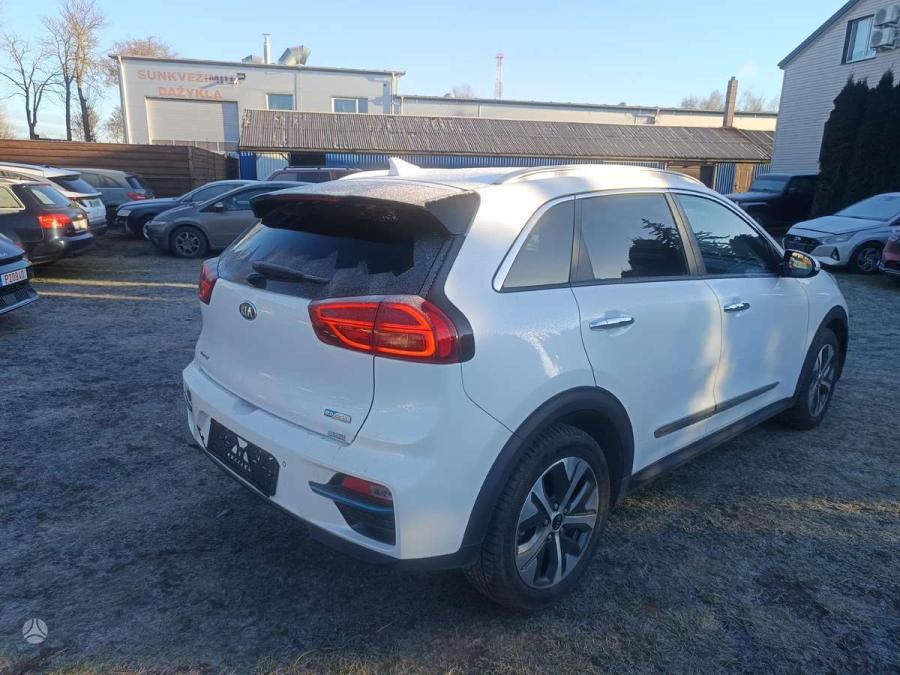 Kia Niro 2020 in Marijampole, with an engine capacity of 0.00 L and mileage of 80 thousand km for 16999 €, photo 24 on AUTOMOTO.COM.LV