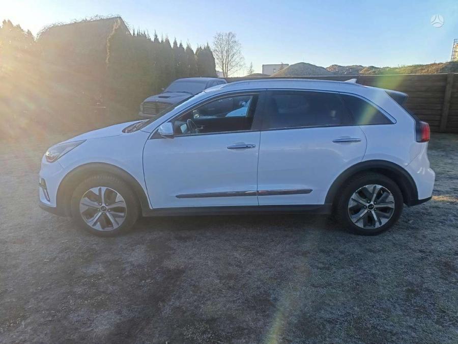 Kia Niro 2020 in Marijampole, with an engine capacity of 0.00 L and mileage of 80 thousand km for 16999 €, photo 27 on AUTOMOTO.COM.LV