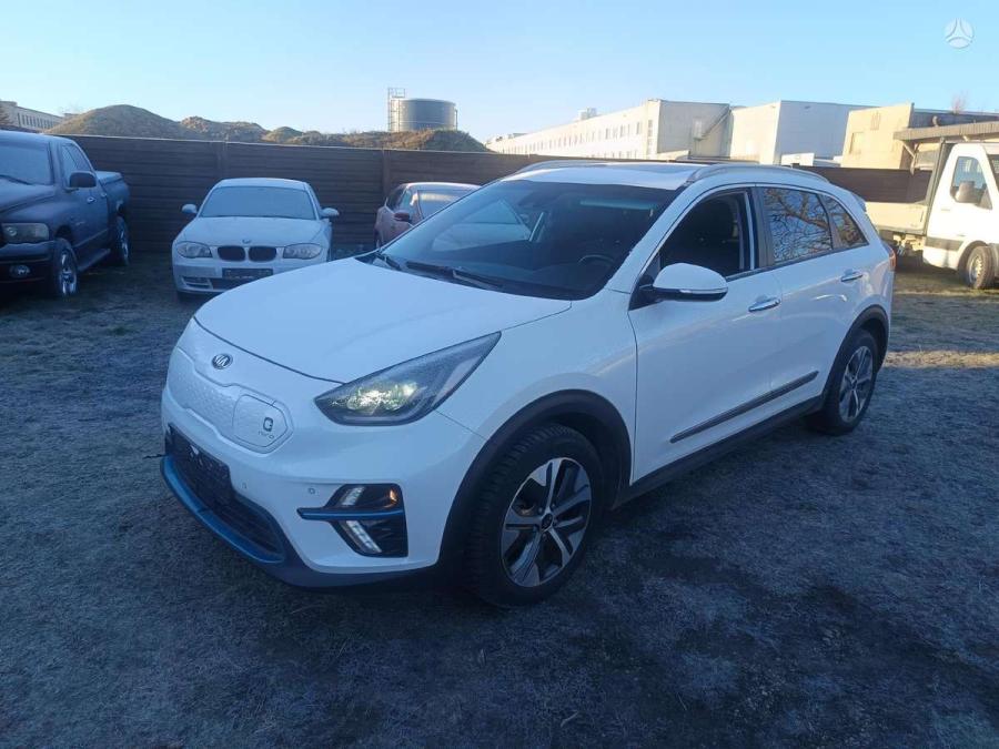 Kia Niro 2020 in Marijampole, with an engine capacity of 0.00 L and mileage of 80 thousand km for 16999 €, photo 28 on AUTOMOTO.COM.LV