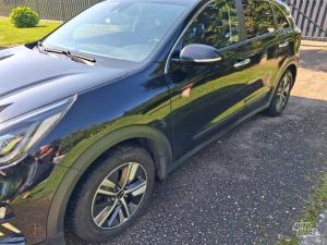Kia Niro 2020 Kauņa, ar dzinēja tilpumu 1.60 L un nobraukumu 300 tūkst. km par 7100 €, foto  vietnē AUTOMOTO.COM.LV
