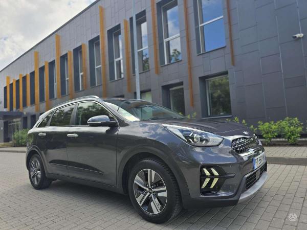 Kia Niro 2020 in Taurage, with an engine capacity of 1.59 L and mileage of 196 thousand km for 13900 €, photo 3 on AUTOMOTO.COM.LV