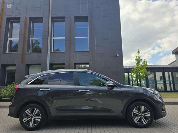 Kia Niro 2020 in Taurage, with an engine capacity of 1.59 L and mileage of 196 thousand km for 13900 €, photo 5 on AUTOMOTO.COM.LV