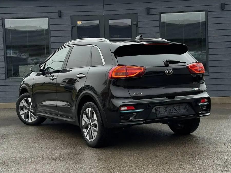 Kia Niro 2021 in Jelgava, with an engine capacity of 0.10 L and mileage of 20 thousand km for 22450 €, photo 3 on AUTOMOTO.COM.LV