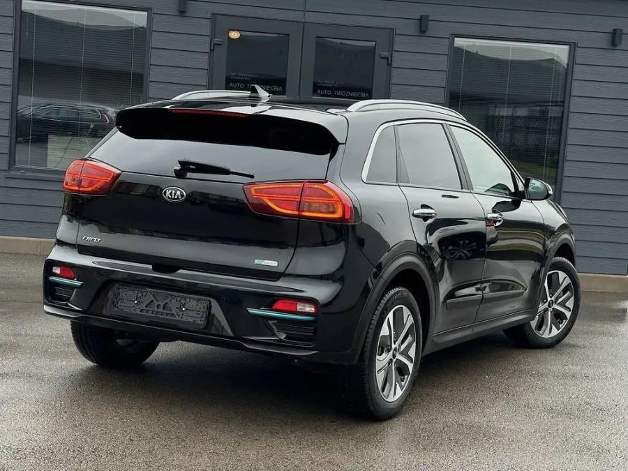 Kia Niro 2021 in Jelgava, with an engine capacity of 0.10 L and mileage of 20 thousand km for 22450 €, photo 5 on AUTOMOTO.COM.LV