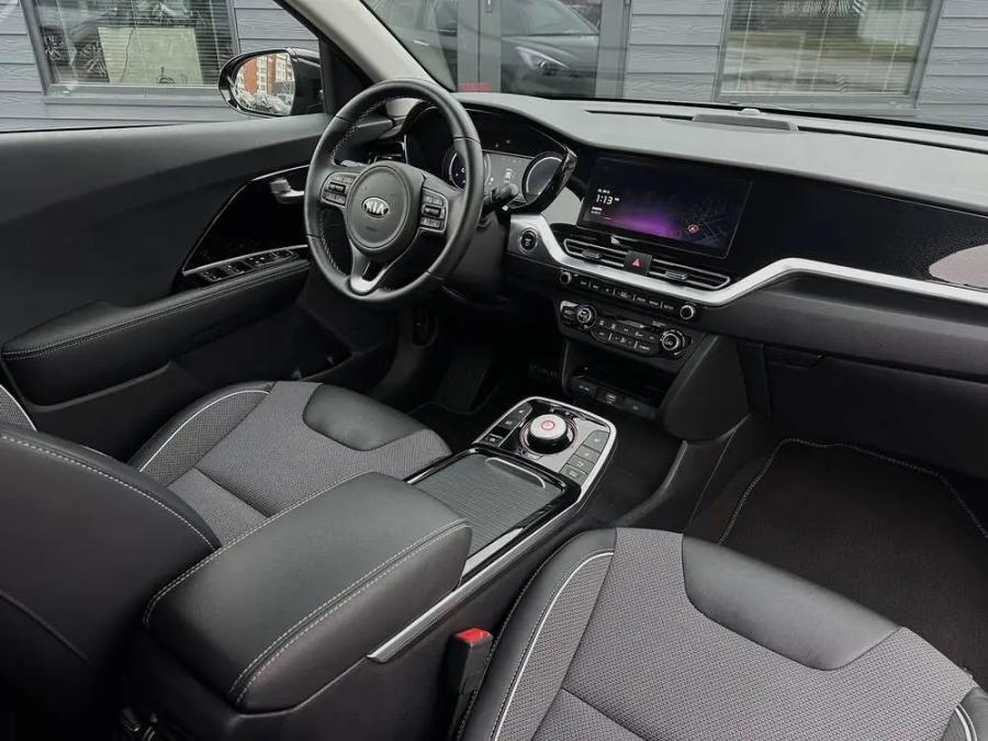 Kia Niro 2021 in Jelgava, with an engine capacity of 0.10 L and mileage of 20 thousand km for 22450 €, photo 7 on AUTOMOTO.COM.LV