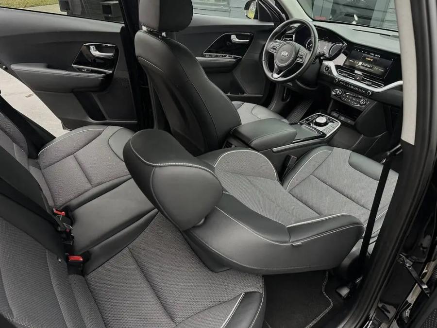 Kia Niro 2021 in Jelgava, with an engine capacity of 0.10 L and mileage of 20 thousand km for 22450 €, photo 10 on AUTOMOTO.COM.LV
