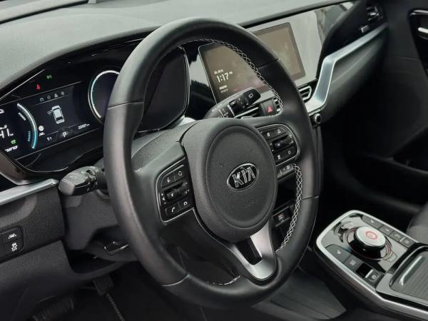 Kia Niro 2021 in Jelgava, with an engine capacity of 0.10 L and mileage of 20 thousand km for 22450 €, photo 10 on AUTOMOTO.COM.LV